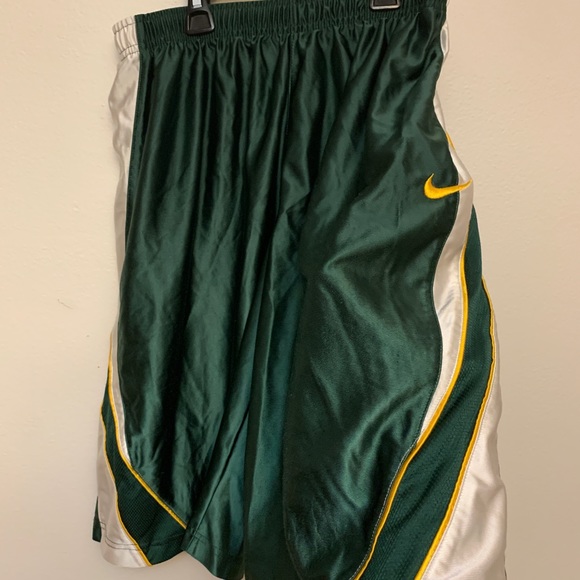 Nike | Bottoms | Nike Youth Xl Green Gold Basketball Shorts | Poshmark